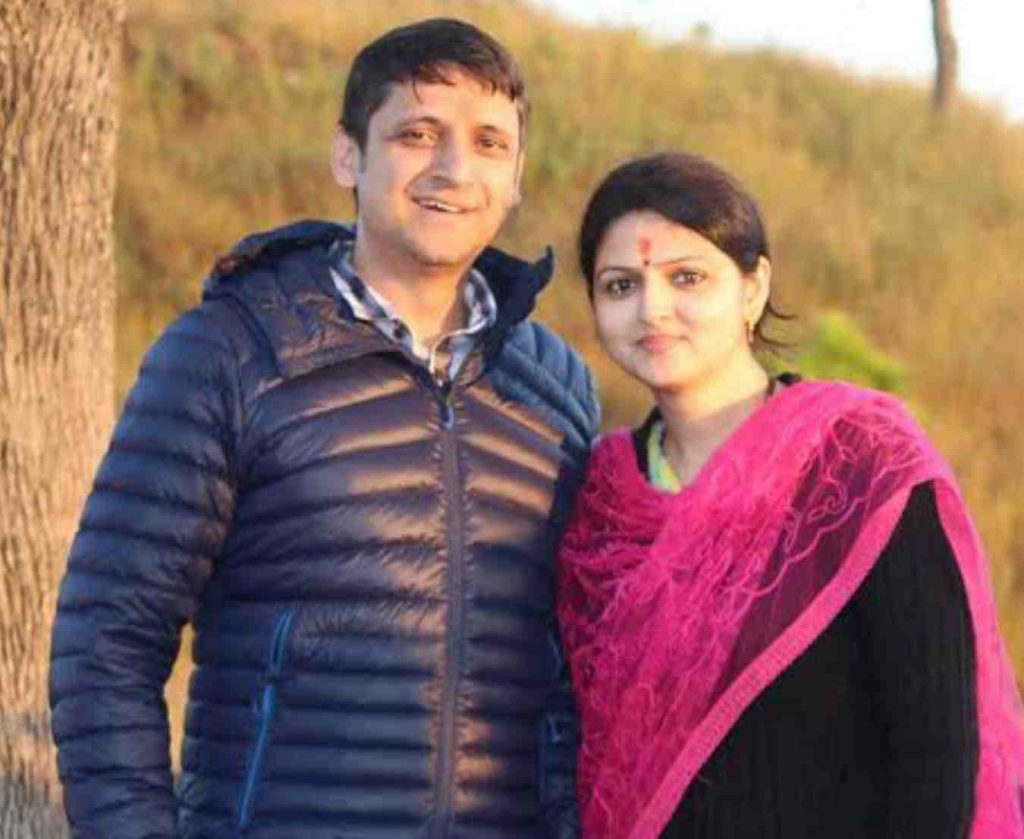 उत्तराखंड: IAS मंगेश घिल्डियाल रहे एक ऐसे DM जो मिड डे मील में बैठे ...